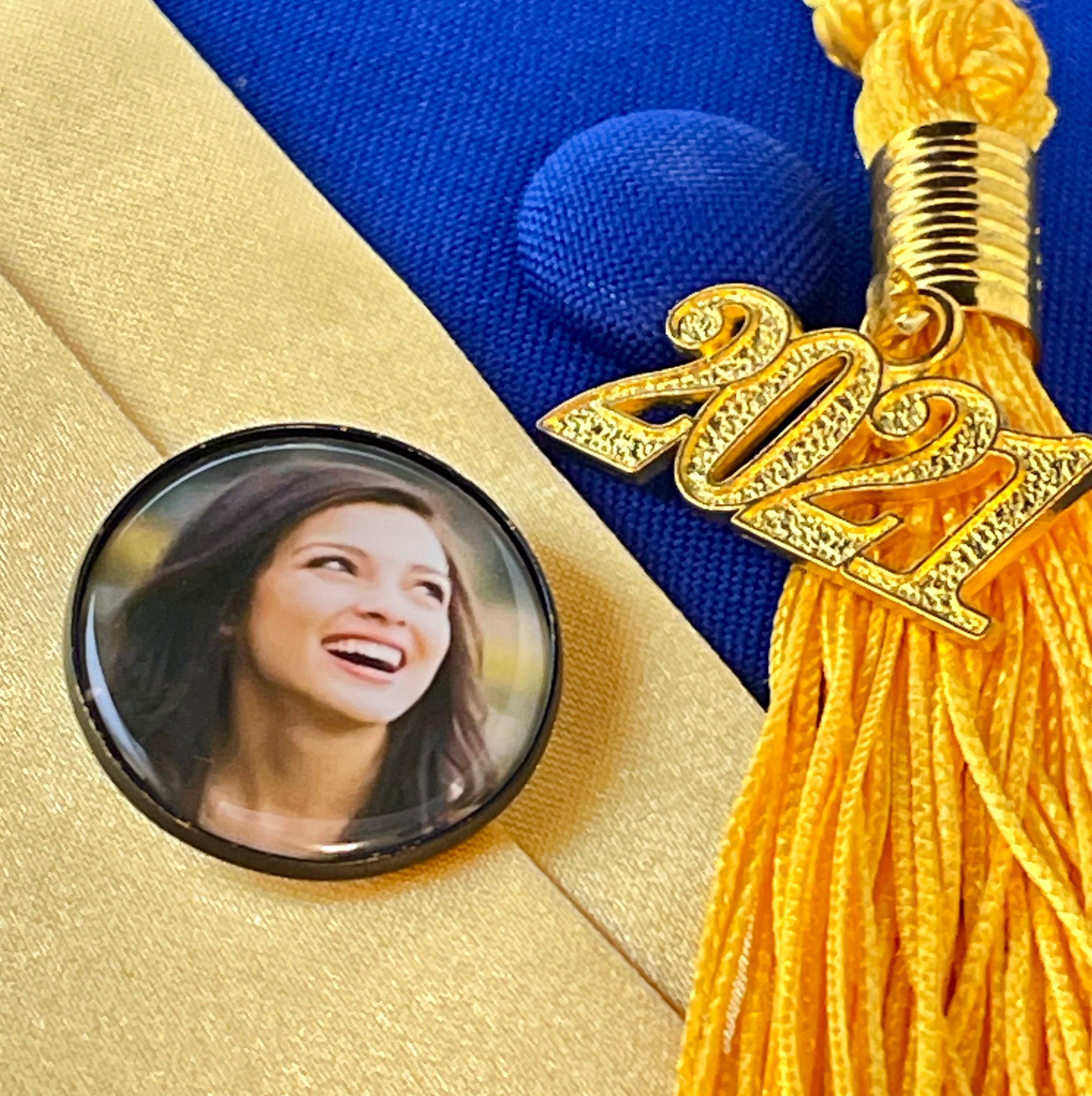 Black Metal Pins with Photo for Graduation – Grad Charms